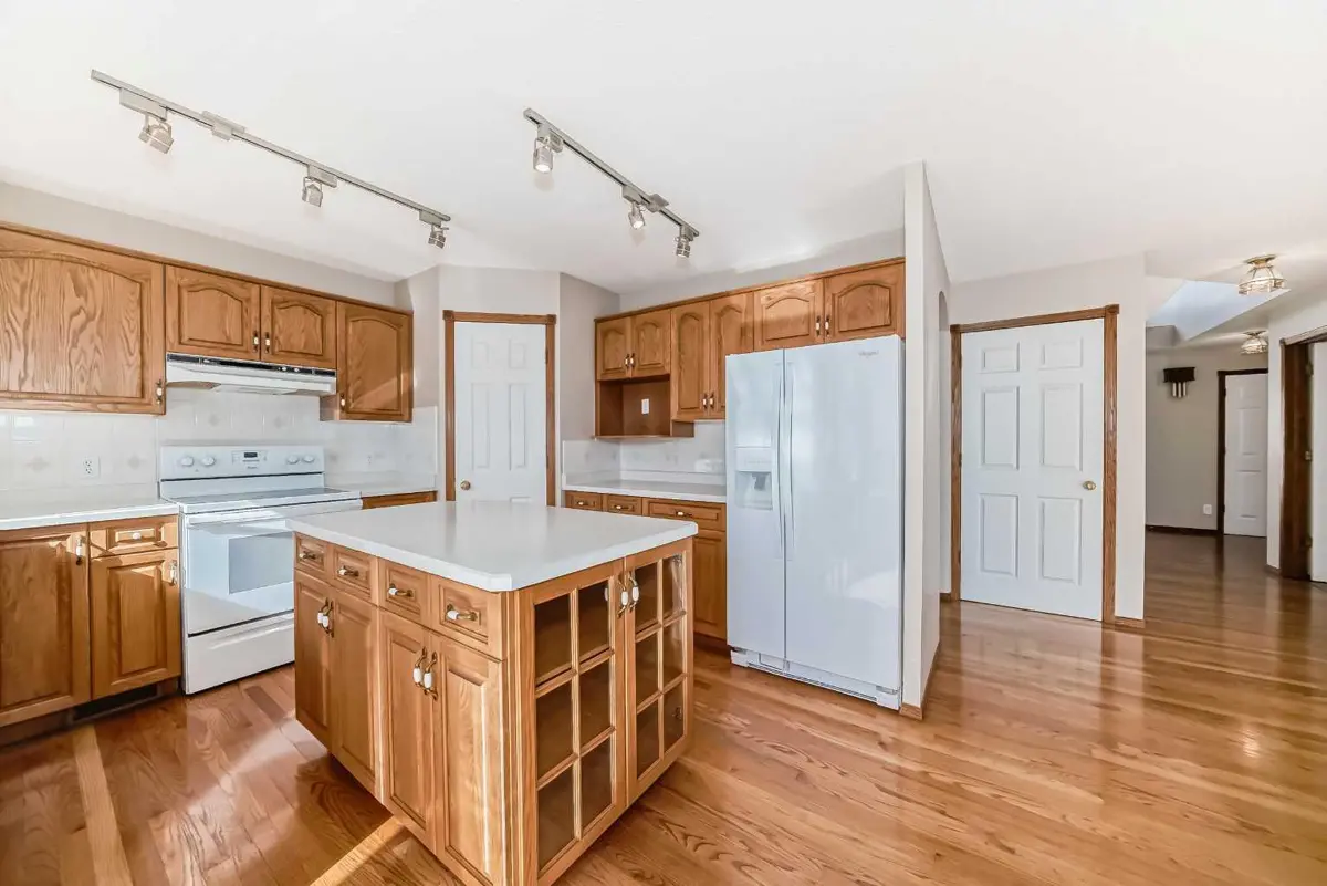 529 Diamond Court SE, Calgary, Alberta Sold History | HouseSigma