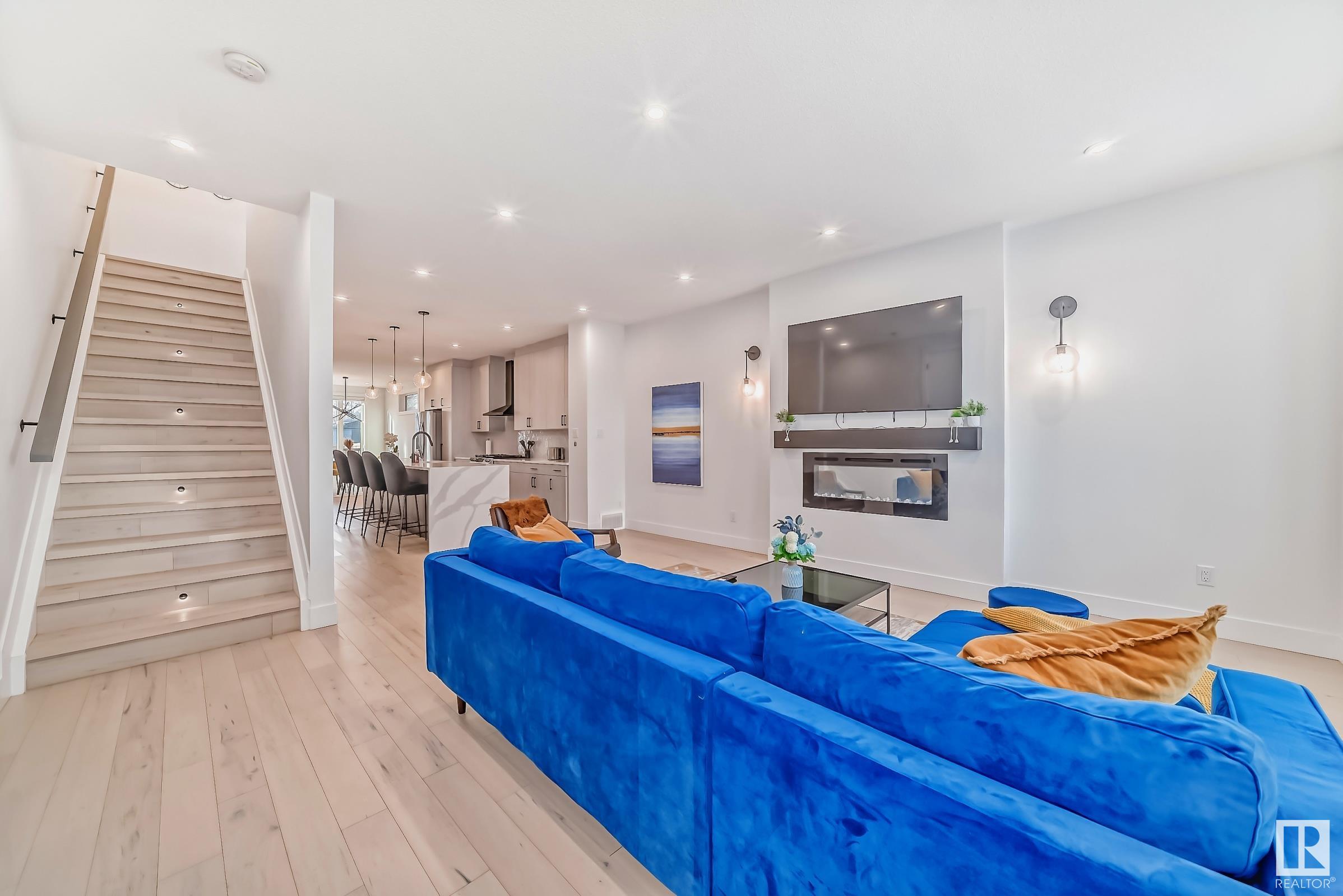 9736 160 Street NW, Edmonton, Alberta T5P3C8 Sold History | HouseSigma