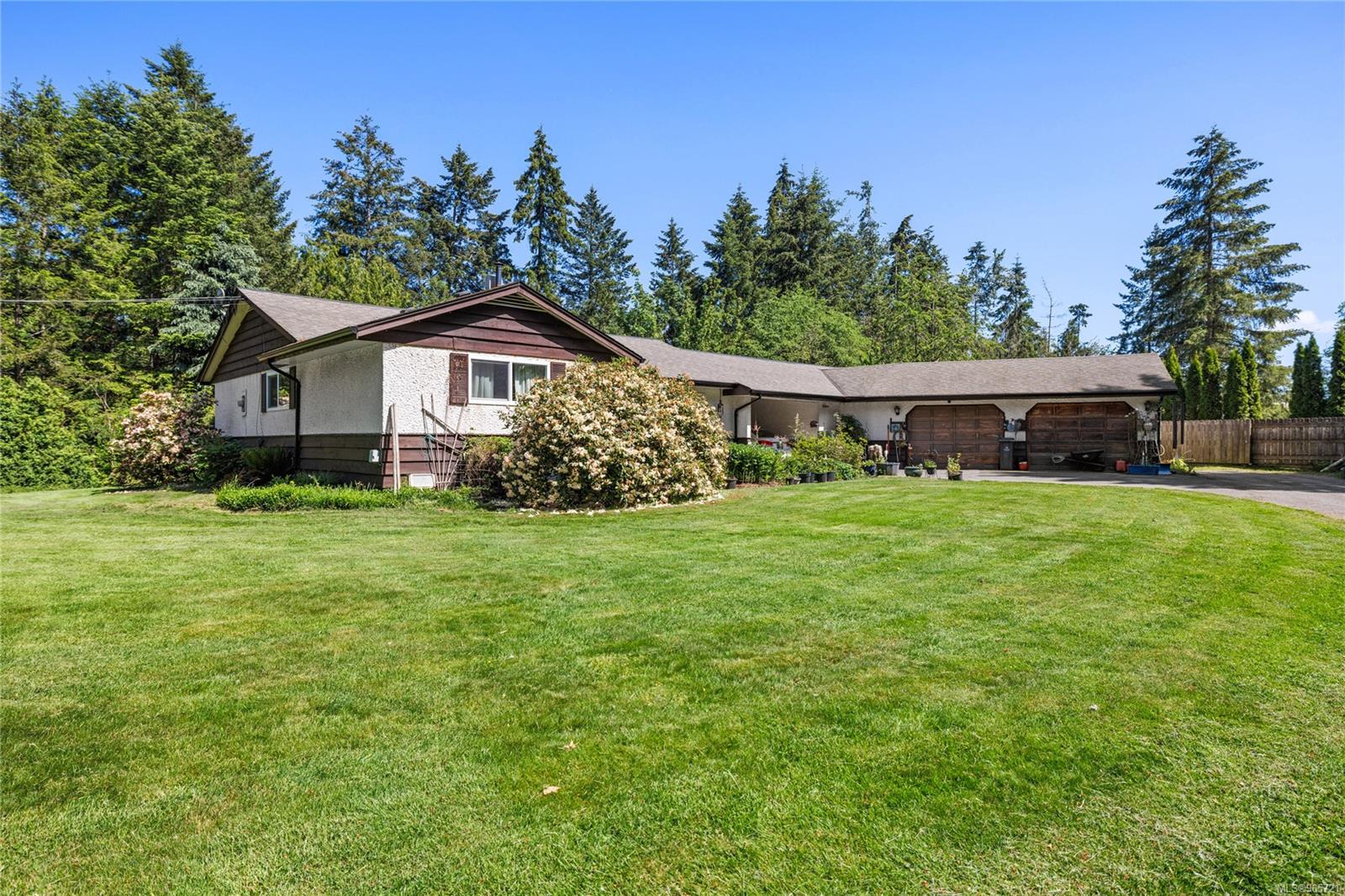 2070 Bartlett Rd, Cowichan Bay, British Columbia V0R1N0 For Sale ...